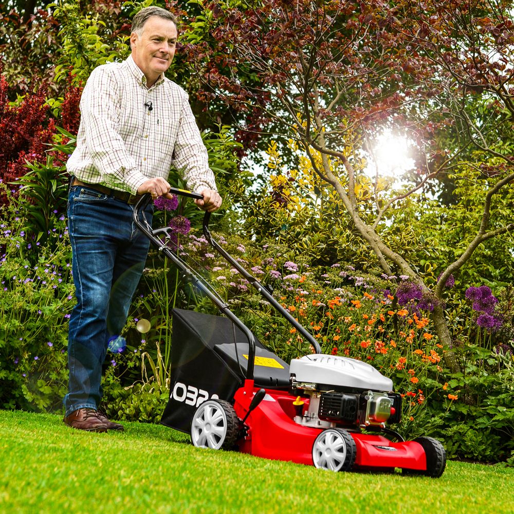 Webb WER410HP Classic 41cm (16") Push Petrol Lawn Mower