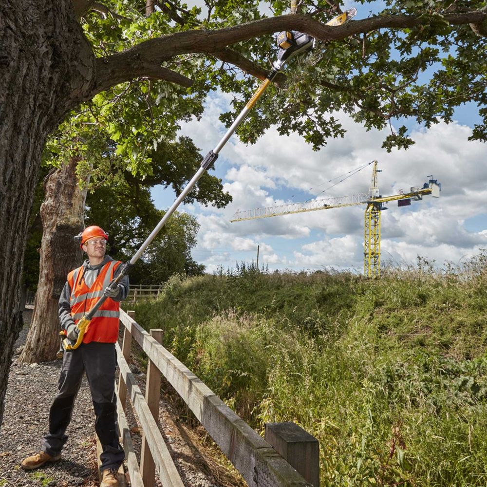 DeWalt DCMPS567N-XJ 18V XR Cordless Pole Saw (Tool Only)