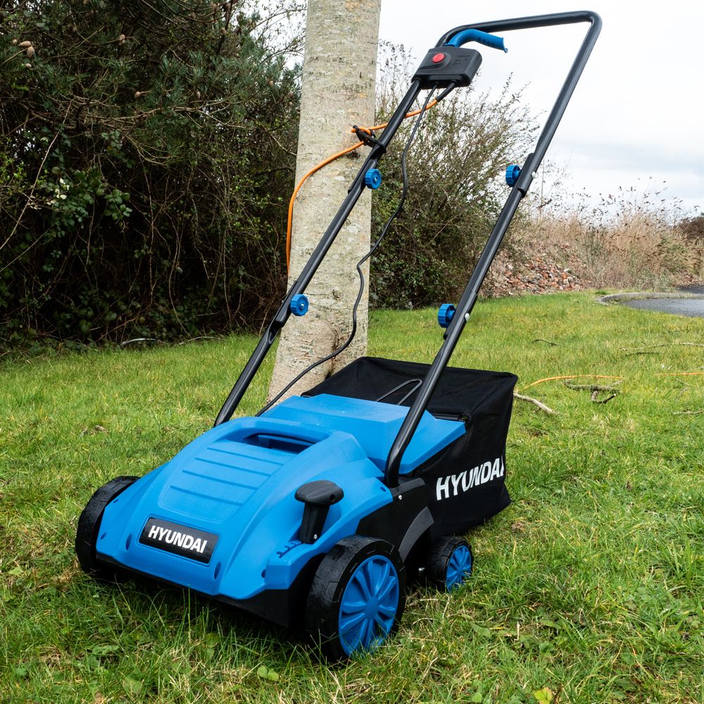 Hyundai HYSC1500E Electric Lawn Scarifier / Aerator / Lawn Rake