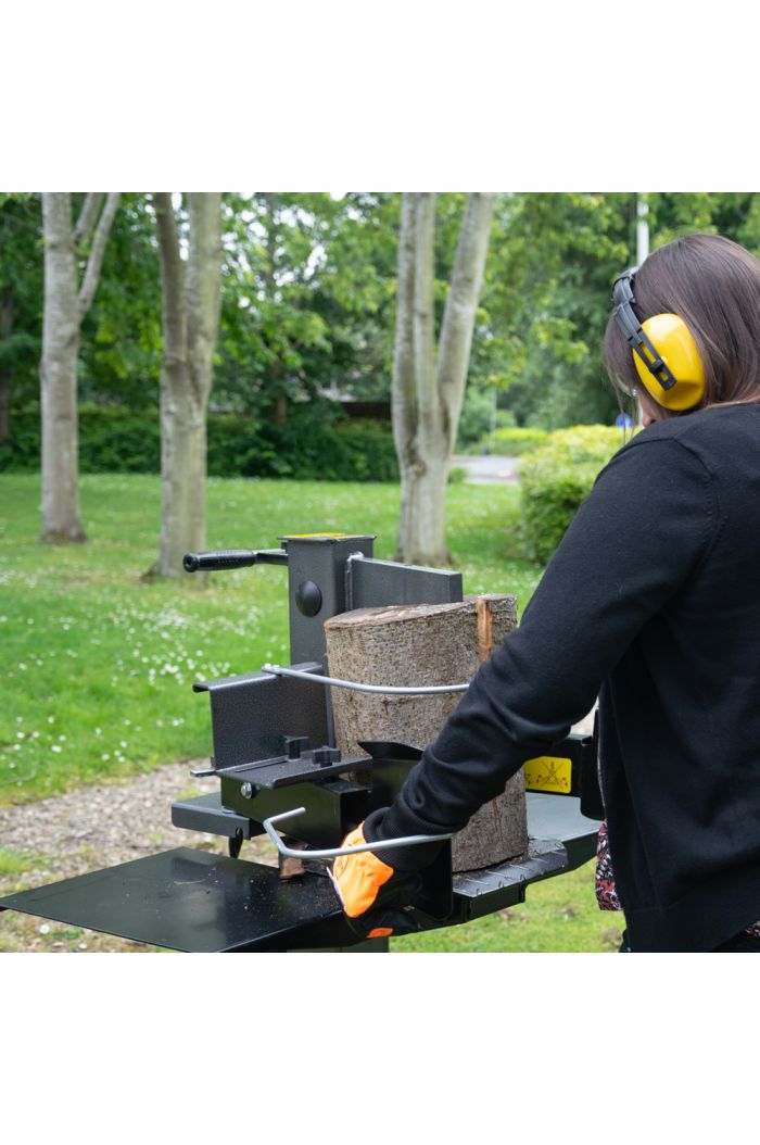 Log Splitters. Horizontal and Vertical Log / Wood Splitters